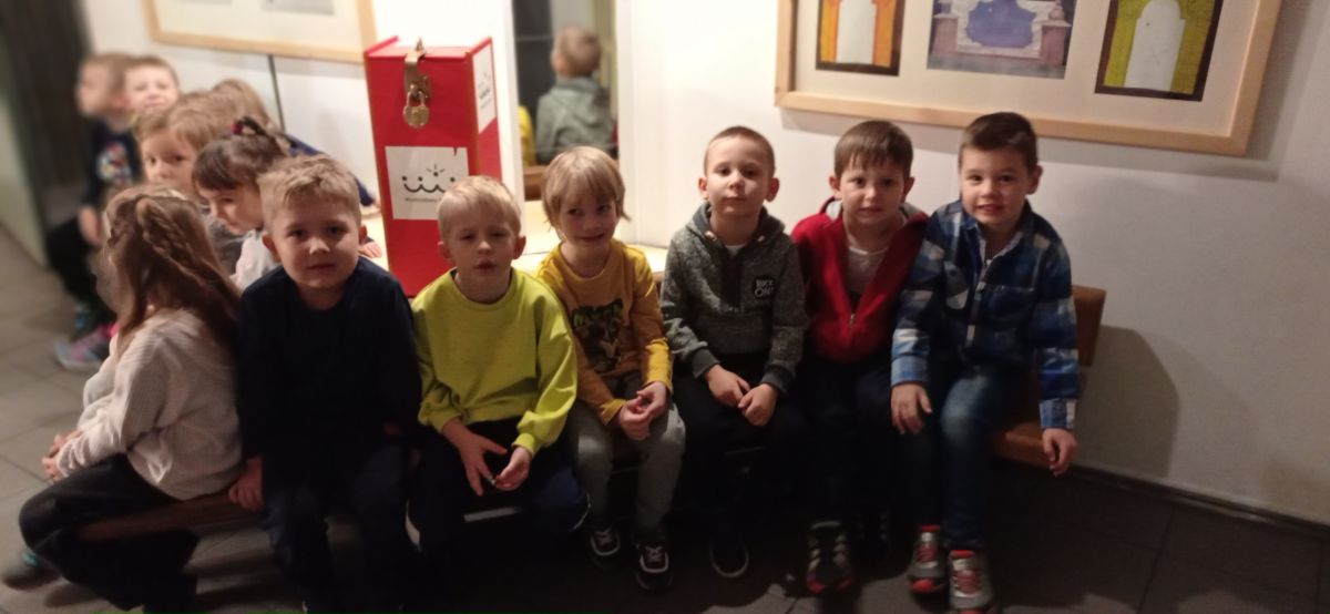 Wycieczka do Teatru Lalki i Aktora „Kubuś” na spektakl „Pan Tom buduje dom” | Integracyjne ...